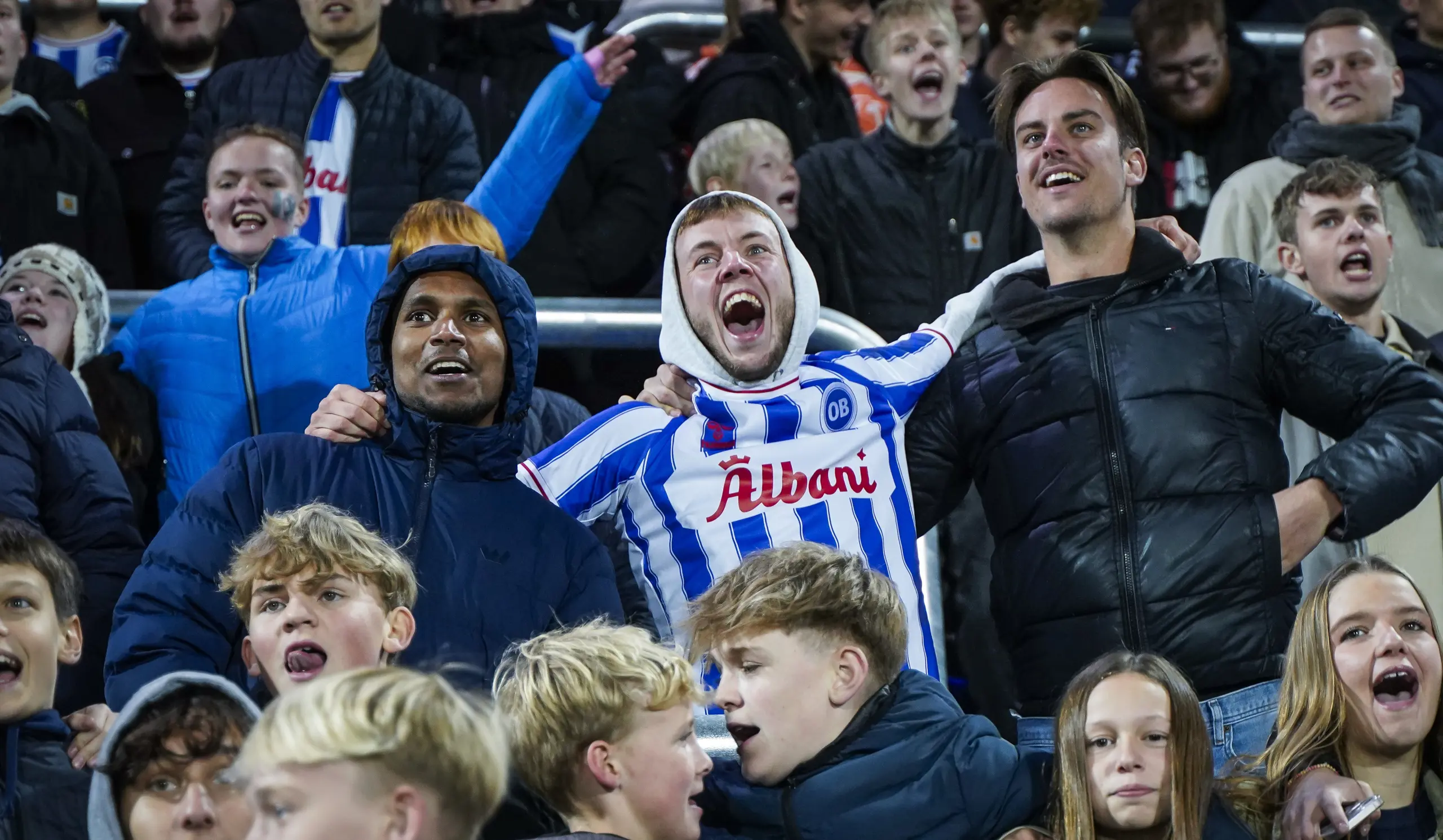 Fodbold-freestyler og DJ sikrer underholdningen allerede inden ...